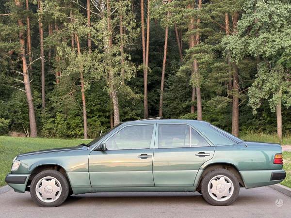 Зеленый Мерседес E 200 1991 в Вильнюс, объемом двигателя 2.00 л и пробегом 195 тыс. км за 7350 €, фото 6 на AUTOMOTO.COM.LV