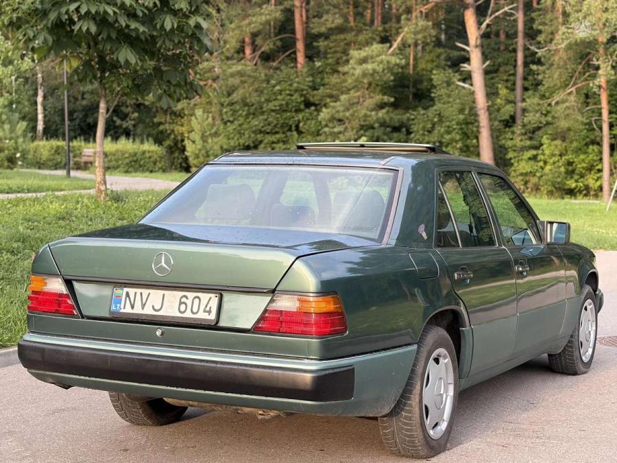 Зеленый Мерседес E 200 1991 в Вильнюс, объемом двигателя 2.00 л и пробегом 195 тыс. км за 7350 €, фото 7 на AUTOMOTO.COM.LV