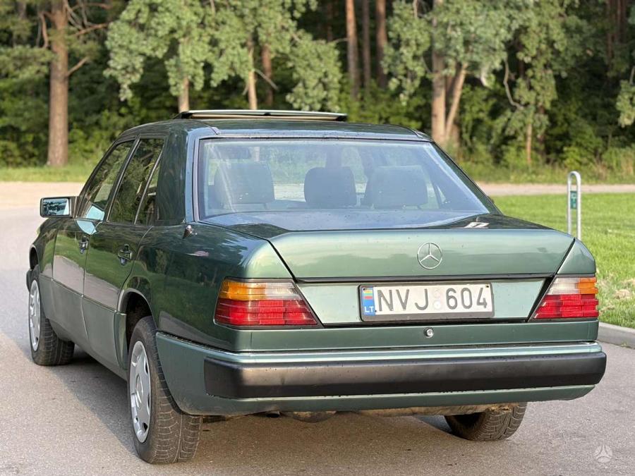 Зеленый Мерседес E 200 1991 в Вильнюс, объемом двигателя 2.00 л и пробегом 195 тыс. км за 7350 €, фото 8 на AUTOMOTO.COM.LV