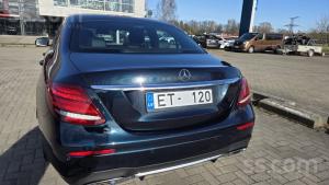 Зеленый Мерседес E 200 2018 в Рига, объемом двигателя 2.00 л и пробегом 135 тыс. км за 20000 €, фото 4 на AUTOMOTO.COM.LV