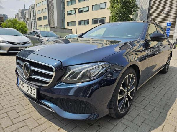 Zaļš Mercedes-Benz e-200 2017 Viļņa, ar dzinēja tilpumu 1.95 L un nobraukumu 220 tūkst. km par 18000 €, foto 7 vietnē AUTOMOTO.COM.LV
