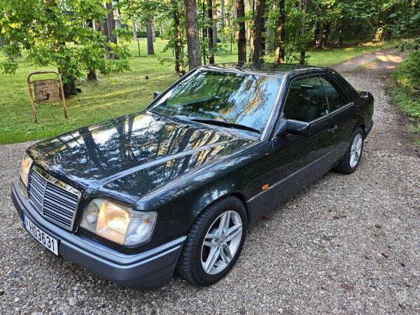 Серый Мерседес E 200 1994 в Вильнюс, объемом двигателя 2.00 л и пробегом 355 тыс. км за 6700 €, фото 4 на AUTOMOTO.COM.LV