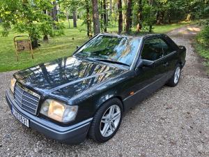Серый Мерседес E 200 1994 в Вильнюс, объемом двигателя 2.00 л и пробегом 355 тыс. км за 6700 €, фото 5 на AUTOMOTO.COM.LV