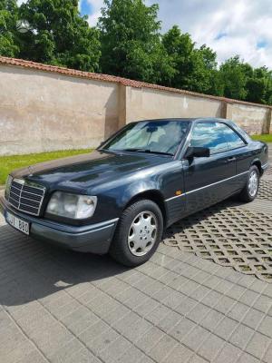 Grey Mercedes-Benz e-200 1994 in Kaunas, with an engine capacity of 2.00 L and mileage of 176 thousand km for 9500 €, photo  on AUTOMOTO.COM.LV