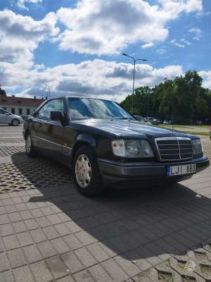 Grey Mercedes-Benz e-200 1994 in Kaunas, with an engine capacity of 2.00 L and mileage of 176 thousand km for 9500 €, photo 3 on AUTOMOTO.COM.LV