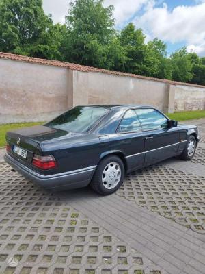 Grey Mercedes-Benz e-200 1994 in Kaunas, with an engine capacity of 2.00 L and mileage of 176 thousand km for 9500 €, photo 5 on AUTOMOTO.COM.LV