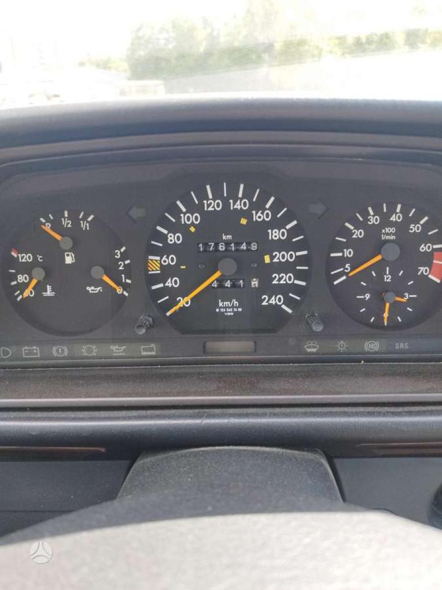 Grey Mercedes-Benz e-200 1994 in Kaunas, with an engine capacity of 2.00 L and mileage of 176 thousand km for 9500 €, photo 8 on AUTOMOTO.COM.LV