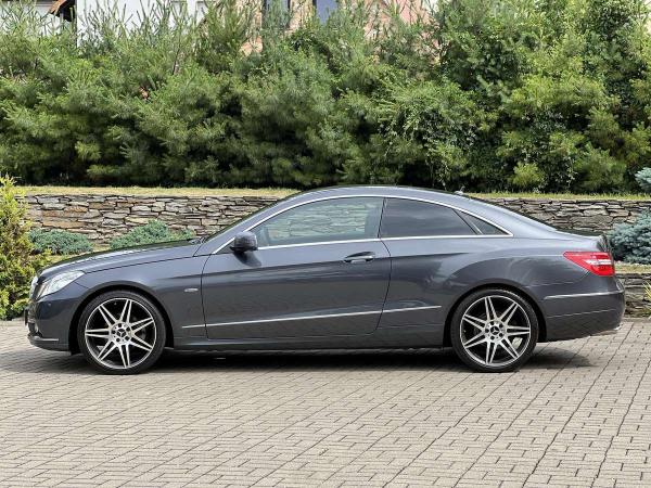 Серый Мерседес E 200 2010 в Кедайняй, объемом двигателя 1.80 л и пробегом 246 тыс. км за 7950 €, фото 10 на AUTOMOTO.COM.LV
