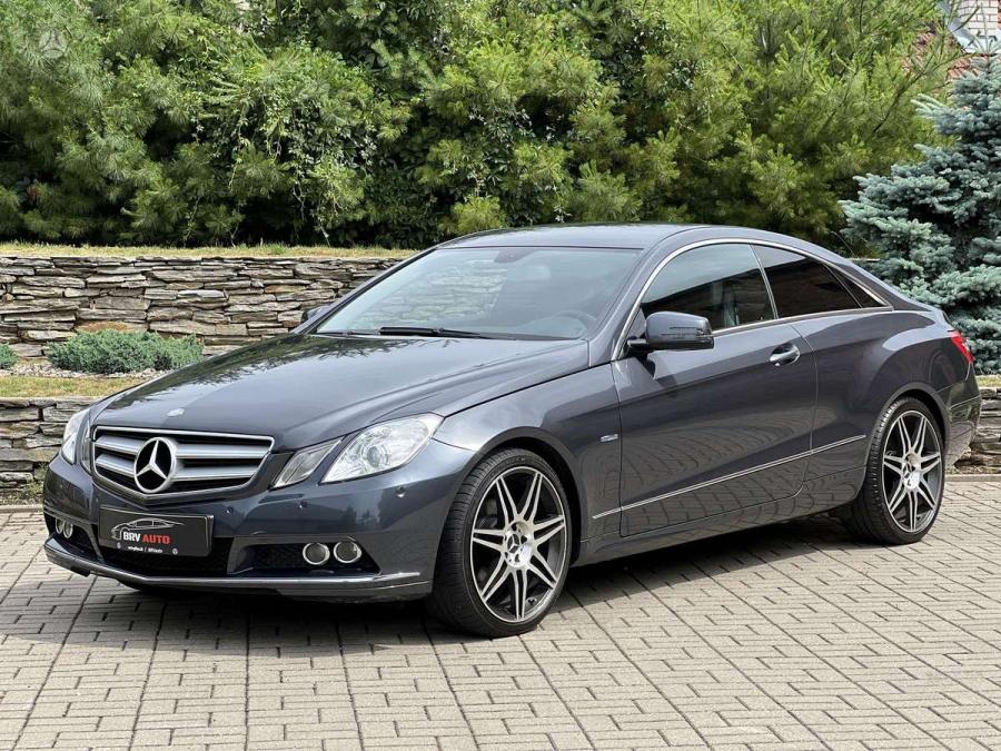 Grey Mercedes-Benz e-200 2010 in Kedainiai, with an engine capacity of 1.80 L and mileage of 246 thousand km for 7950 €, photo 1 on AUTOMOTO.COM.LV