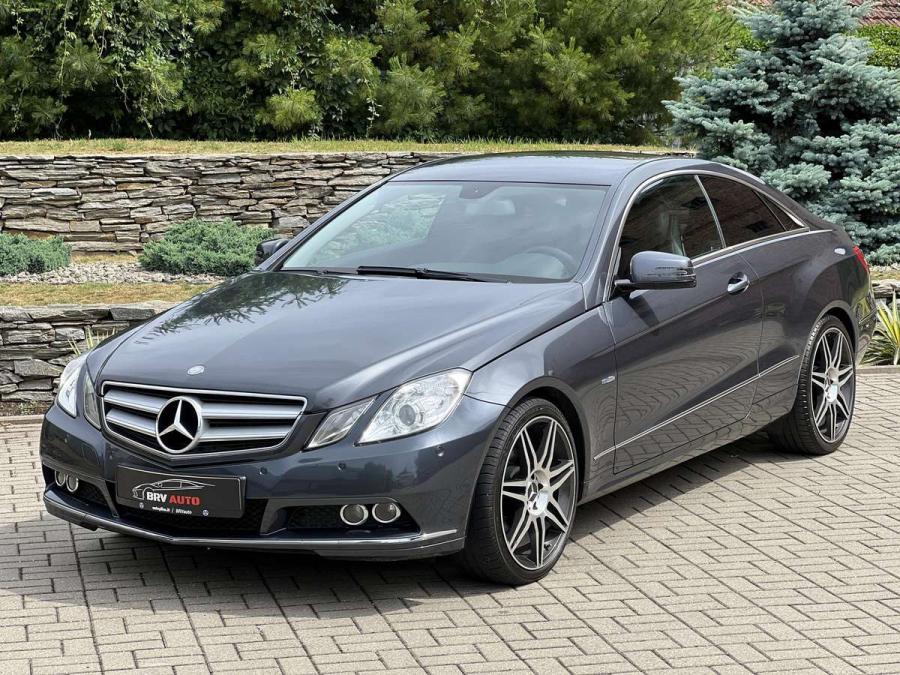 Grey Mercedes-Benz e-200 2010 in Kedainiai, with an engine capacity of 1.80 L and mileage of 246 thousand km for 7950 €, photo 3 on AUTOMOTO.COM.LV