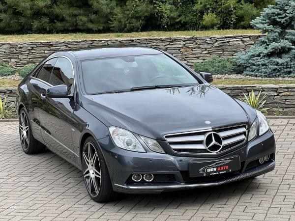 Grey Mercedes-Benz e-200 2010 in Kedainiai, with an engine capacity of 1.80 L and mileage of 246 thousand km for 7950 €, photo 4 on AUTOMOTO.COM.LV