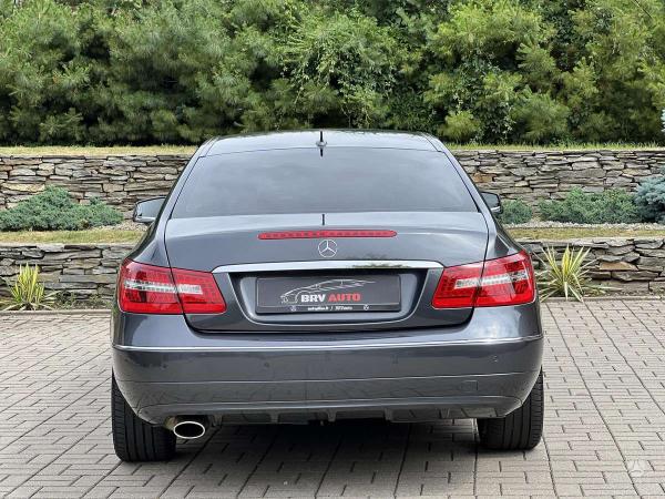 Grey Mercedes-Benz e-200 2010 in Kedainiai, with an engine capacity of 1.80 L and mileage of 246 thousand km for 7950 €, photo 8 on AUTOMOTO.COM.LV