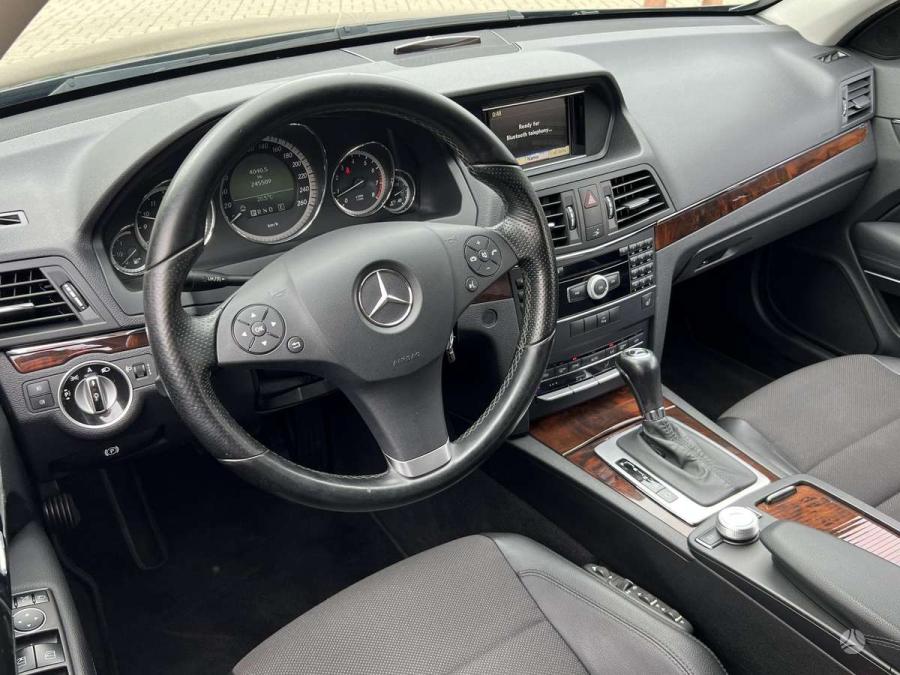 Grey Mercedes-Benz e-200 2010 in Kedainiai, with an engine capacity of 1.80 L and mileage of 246 thousand km for 7950 €, photo 23 on AUTOMOTO.COM.LV
