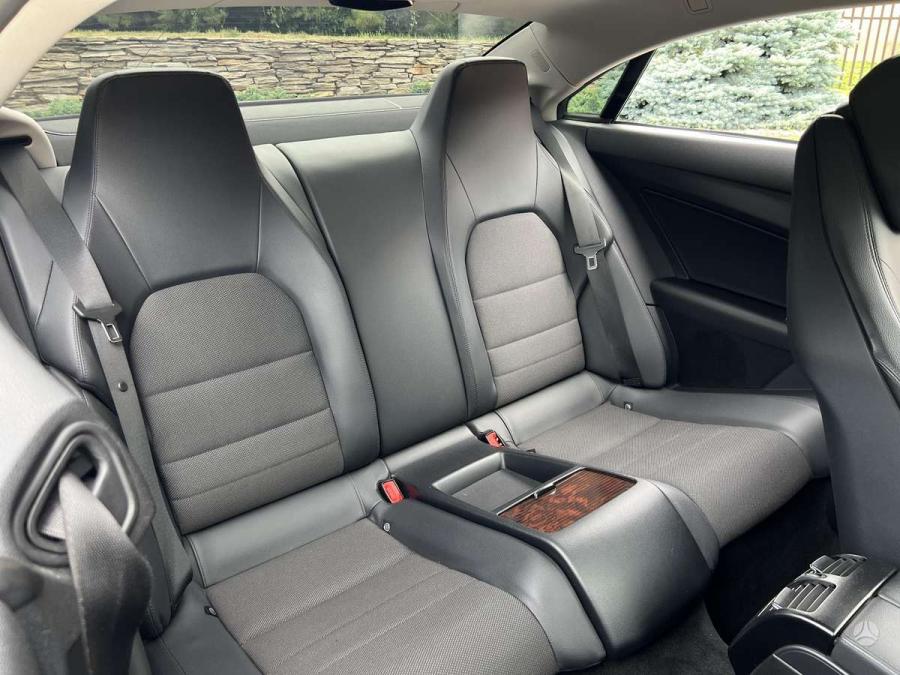 Grey Mercedes-Benz e-200 2010 in Kedainiai, with an engine capacity of 1.80 L and mileage of 246 thousand km for 7950 €, photo 28 on AUTOMOTO.COM.LV