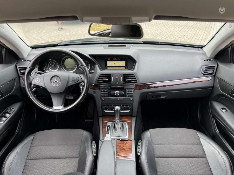 Grey Mercedes-Benz e-200 2010 in Kedainiai, with an engine capacity of 1.80 L and mileage of 246 thousand km for 7950 €, photo 29 on AUTOMOTO.COM.LV