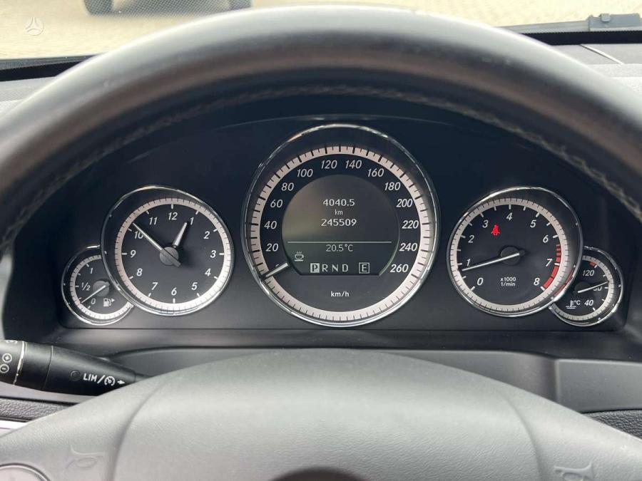 Grey Mercedes-Benz e-200 2010 in Kedainiai, with an engine capacity of 1.80 L and mileage of 246 thousand km for 7950 €, photo 36 on AUTOMOTO.COM.LV