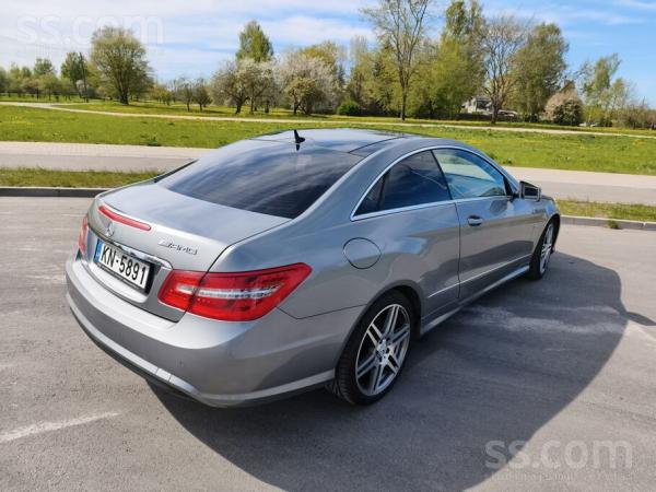 Pelēks Mercedes-Benz e-200 2011 Rīga, ar dzinēja tilpumu 1.80 L un nobraukumu 130 tūkst. km par 8880 €, foto 2 vietnē AUTOMOTO.COM.LV