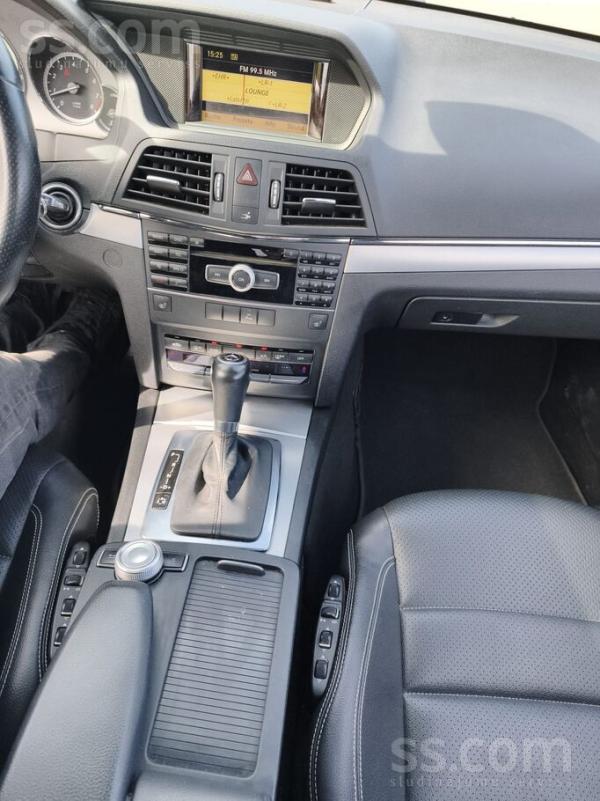 Pelēks Mercedes-Benz e-200 2011 Rīga, ar dzinēja tilpumu 1.80 L un nobraukumu 130 tūkst. km par 8880 €, foto 4 vietnē AUTOMOTO.COM.LV