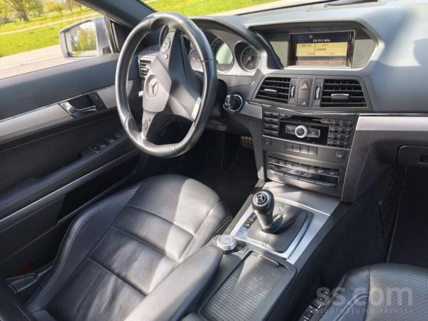 Pelēks Mercedes-Benz e-200 2011 Rīga, ar dzinēja tilpumu 1.80 L un nobraukumu 130 tūkst. km par 8880 €, foto 6 vietnē AUTOMOTO.COM.LV