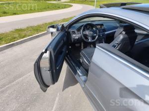 Pelēks Mercedes-Benz e-200 2011 Rīga, ar dzinēja tilpumu 1.80 L un nobraukumu 130 tūkst. km par 8880 €, foto 10 vietnē AUTOMOTO.COM.LV