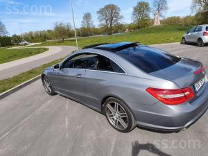 Pelēks Mercedes-Benz e-200 2011 Rīga, ar dzinēja tilpumu 1.80 L un nobraukumu 130 tūkst. km par 8880 €, foto 13 vietnē AUTOMOTO.COM.LV