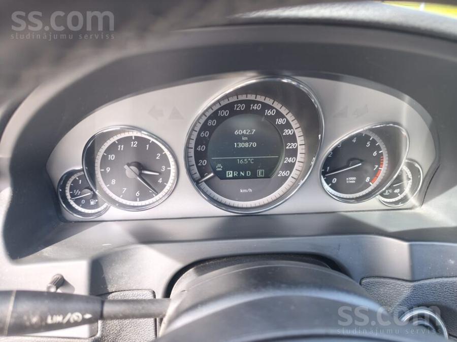 Pelēks Mercedes-Benz e-200 2011 Rīga, ar dzinēja tilpumu 1.80 L un nobraukumu 130 tūkst. km par 8880 €, foto 14 vietnē AUTOMOTO.COM.LV