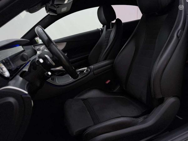 Grey Mercedes-Benz e-200 2017 in Vilnius, with an engine capacity of 1.99 L and mileage of 102 thousand km for 26950 €, photo 10 on AUTOMOTO.COM.LV