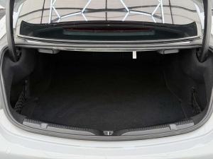 Pelēks Mercedes-Benz e-200 2017 Viļņa, ar dzinēja tilpumu 1.99 L un nobraukumu 102 tūkst. km par 26950 €, foto 13 vietnē AUTOMOTO.COM.LV