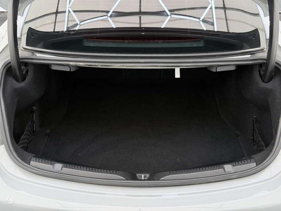 Pelēks Mercedes-Benz e-200 2017 Viļņa, ar dzinēja tilpumu 1.99 L un nobraukumu 102 tūkst. km par 26950 €, foto 13 vietnē AUTOMOTO.COM.LV