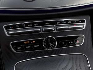 Pelēks Mercedes-Benz e-200 2017 Viļņa, ar dzinēja tilpumu 1.99 L un nobraukumu 102 tūkst. km par 26950 €, foto 24 vietnē AUTOMOTO.COM.LV