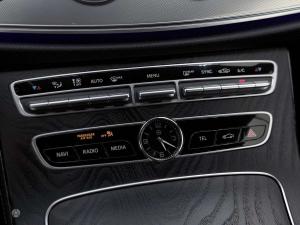 Grey Mercedes-Benz e-200 2017 in Vilnius, with an engine capacity of 1.99 L and mileage of 102 thousand km for 26950 €, photo 24 on AUTOMOTO.COM.LV