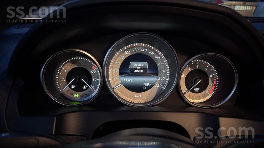 Pelēks Mercedes-Benz e-200 2017 Rīga, ar dzinēja tilpumu 2.00 L un nobraukumu 60 tūkst. km par 26000 €, foto 3 vietnē AUTOMOTO.COM.LV