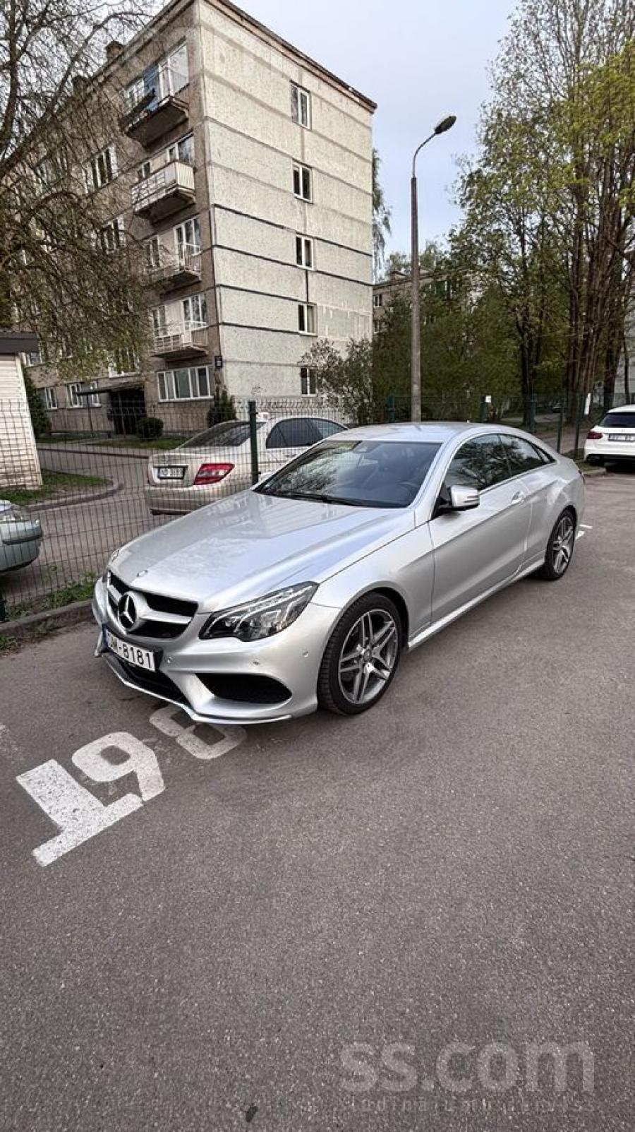 Pelēks Mercedes-Benz e-200 2017 Rīga, ar dzinēja tilpumu 2.00 L un nobraukumu 60 tūkst. km par 26000 €, foto 4 vietnē AUTOMOTO.COM.LV