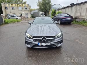 Pelēks Mercedes-Benz e-200 2019 Rīga, ar dzinēja tilpumu 2.00 L un nobraukumu 136 tūkst. km par 32990 €, foto 4 vietnē AUTOMOTO.COM.LV