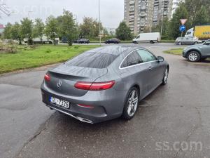 Pelēks Mercedes-Benz e-200 2019 Rīga, ar dzinēja tilpumu 2.00 L un nobraukumu 136 tūkst. km par 32990 €, foto 7 vietnē AUTOMOTO.COM.LV