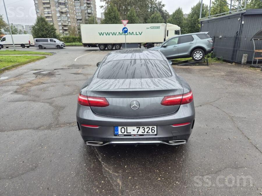 Pelēks Mercedes-Benz e-200 2019 Rīga, ar dzinēja tilpumu 2.00 L un nobraukumu 136 tūkst. km par 32990 €, foto 8 vietnē AUTOMOTO.COM.LV