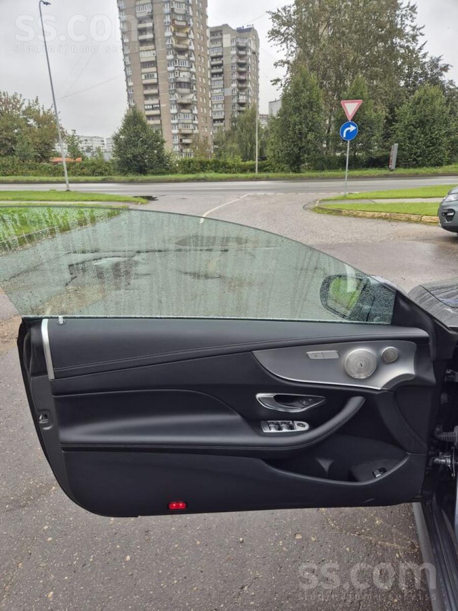 Pelēks Mercedes-Benz e-200 2019 Rīga, ar dzinēja tilpumu 2.00 L un nobraukumu 136 tūkst. km par 32990 €, foto 13 vietnē AUTOMOTO.COM.LV
