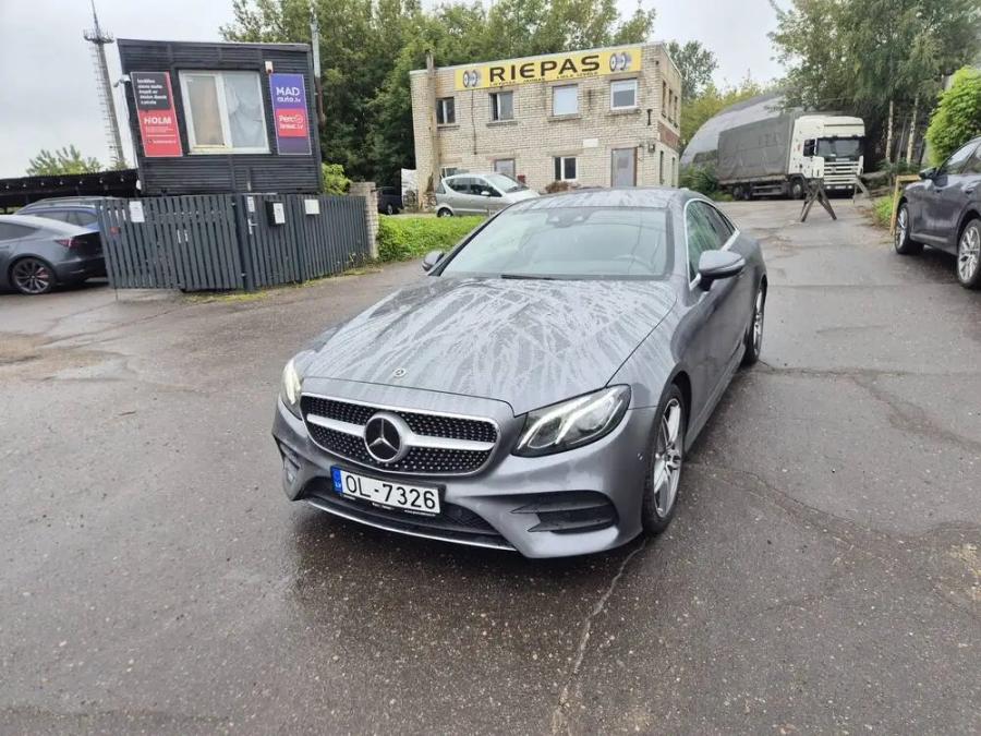 Pelēks Mercedes-Benz e-200 2019 Rīga, ar dzinēja tilpumu 2.00 L un nobraukumu 136 tūkst. km par 32990 €, foto 1 vietnē AUTOMOTO.COM.LV