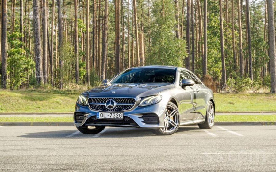 Серый Мерседес E 200 2019 в Рига, объемом двигателя 2.00 л и пробегом 136 тыс. км за 32990 €, фото 1 на AUTOMOTO.COM.LV