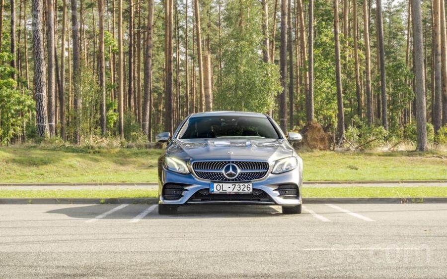 Серый Мерседес E 200 2019 в Рига, объемом двигателя 2.00 л и пробегом 136 тыс. км за 32990 €, фото 4 на AUTOMOTO.COM.LV