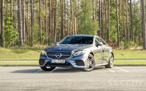 Серый Мерседес E 200 2019 в Рига, объемом двигателя 2.00 л и пробегом 136 тыс. км за 32990 €, фото 5 на AUTOMOTO.COM.LV