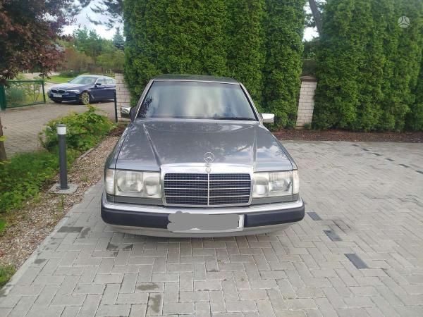 Grey Mercedes-Benz e-200 1992 in Vilnius, with an engine capacity of 2.00 L and mileage of 400 thousand km for 5200 €, photo 1 on AUTOMOTO.COM.LV