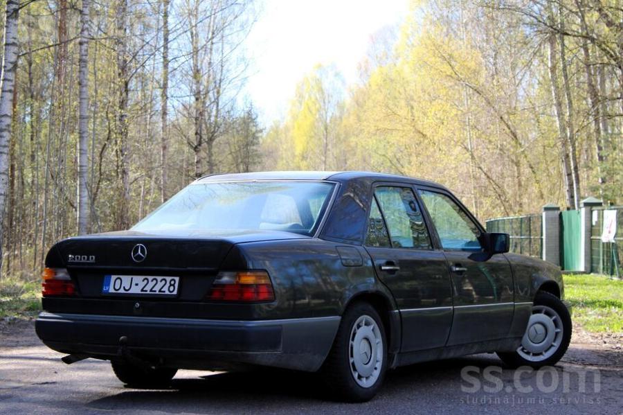 Серый Мерседес E 200 1993 в Рига, объемом двигателя 2.00 л и пробегом 470 тыс. км за 2999 €, фото 3 на AUTOMOTO.COM.LV
