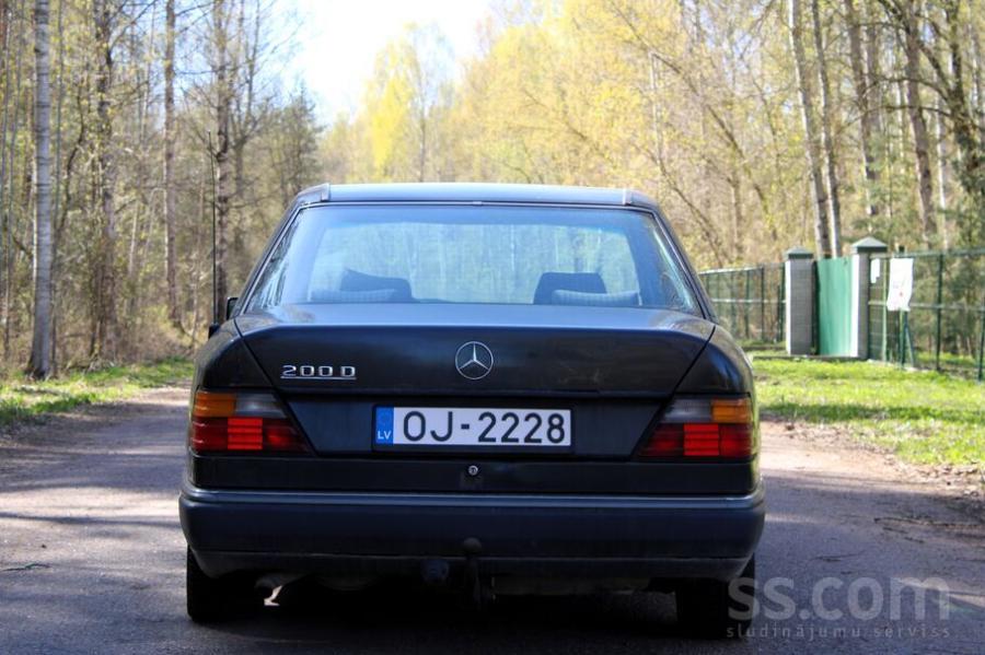 Серый Мерседес E 200 1993 в Рига, объемом двигателя 2.00 л и пробегом 470 тыс. км за 2999 €, фото 6 на AUTOMOTO.COM.LV
