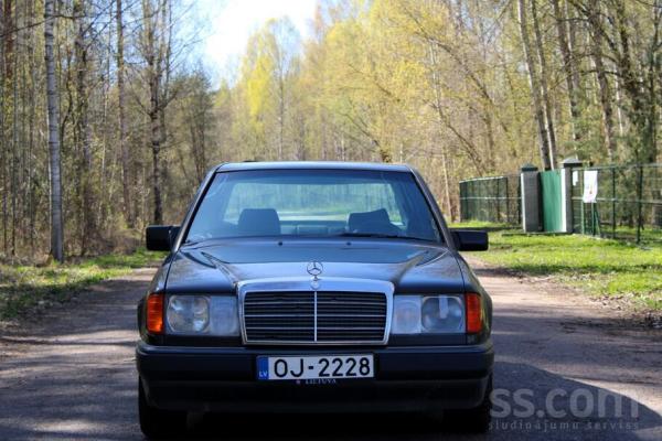 Серый Мерседес E 200 1993 в Рига, объемом двигателя 2.00 л и пробегом 470 тыс. км за 2999 €, фото 6 на AUTOMOTO.COM.LV