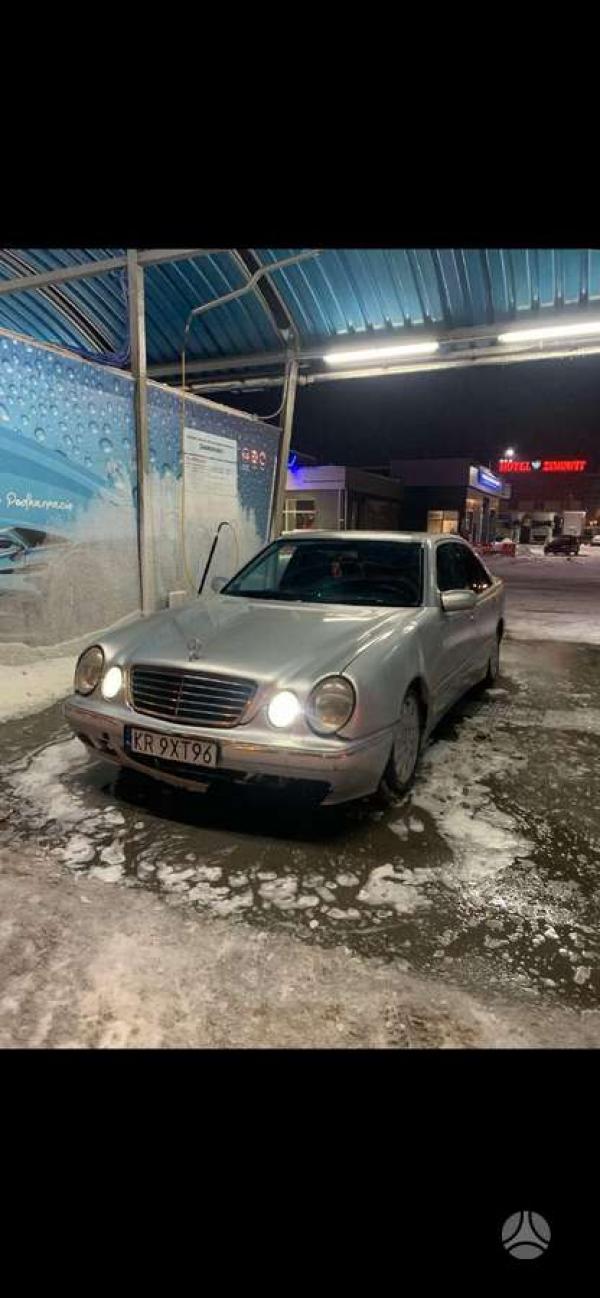 Pelēks Mercedes-Benz e-200 2001 Kauņa, ar dzinēja tilpumu 2.00 L un nobraukumu 270 tūkst. km par 1299 €, foto 5 vietnē AUTOMOTO.COM.LV