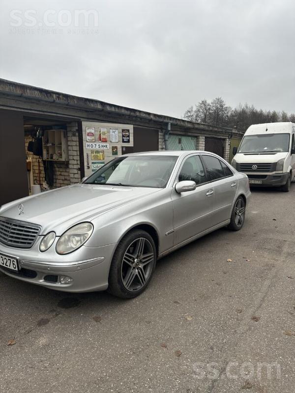 Grey Mercedes-Benz e-200 2002 in Riga, with an engine capacity of 1.80 L and mileage of 330 thousand km for 2500 €, photo 2 on AUTOMOTO.COM.LV
