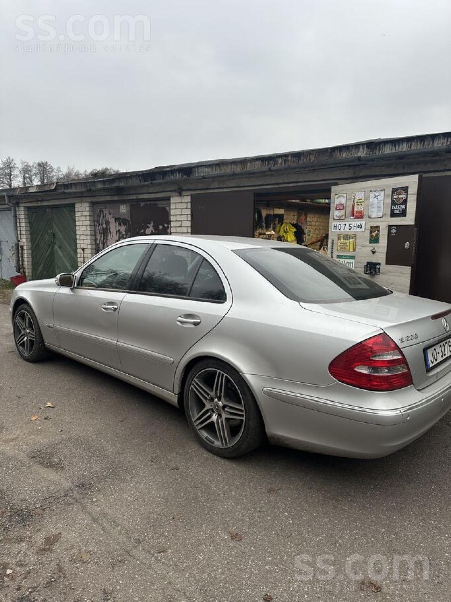 Pelēks Mercedes-Benz e-200 2002 Rīga, ar dzinēja tilpumu 1.80 L un nobraukumu 330 tūkst. km par 2300 €, foto 3 vietnē AUTOMOTO.COM.LV