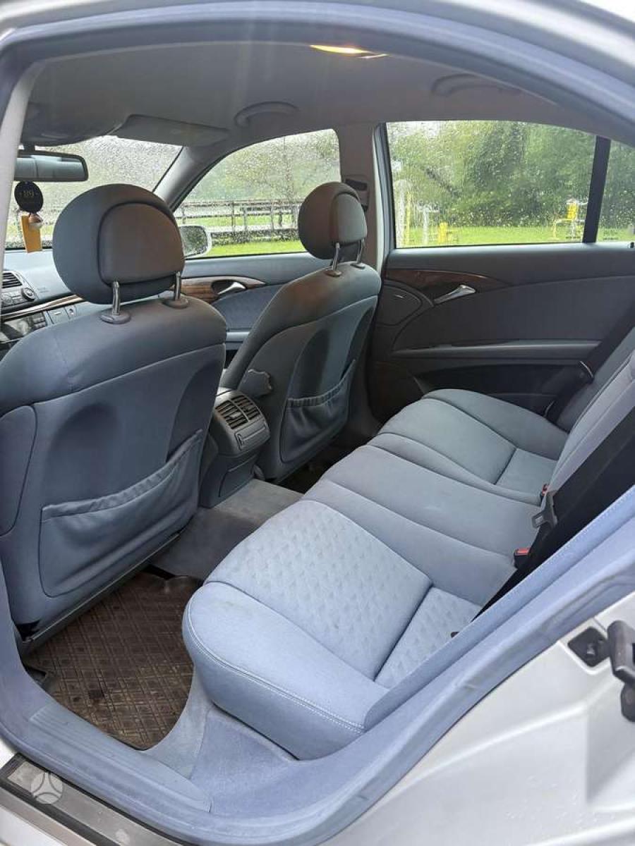 Pelēks Mercedes-Benz e-200 2002 Prienai, ar dzinēja tilpumu 2.15 L un nobraukumu 437 tūkst. km par 1700 €, foto 8 vietnē AUTOMOTO.COM.LV