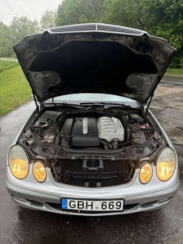 Mercedes-Benz e-200 2002 Prienai vietnē Pelēks Mercedes-Benz e-200 2002 Prienai, ar dzinēja tilpumu 2.15 L un nobraukumu 437 tūkst. km par 1700 €, foto 10 vietnē AUTOMOTO.COM.LV